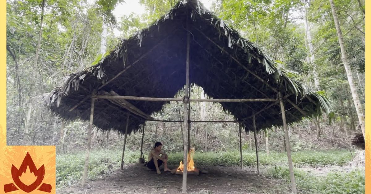 A Man Built a Thatched Roof Workshop Using Primitive Technology | 1...