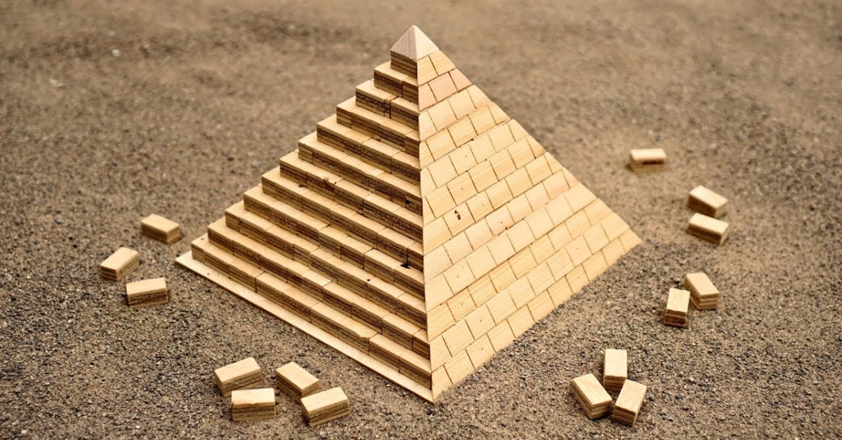 Woodworker Shows How He Would Have Built the Great Pyramids » TwistedSifter