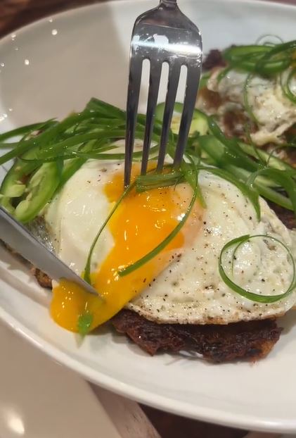 Chef Shows How To Make A Gourmet Breakfast For Just $10 » TwistedSifter