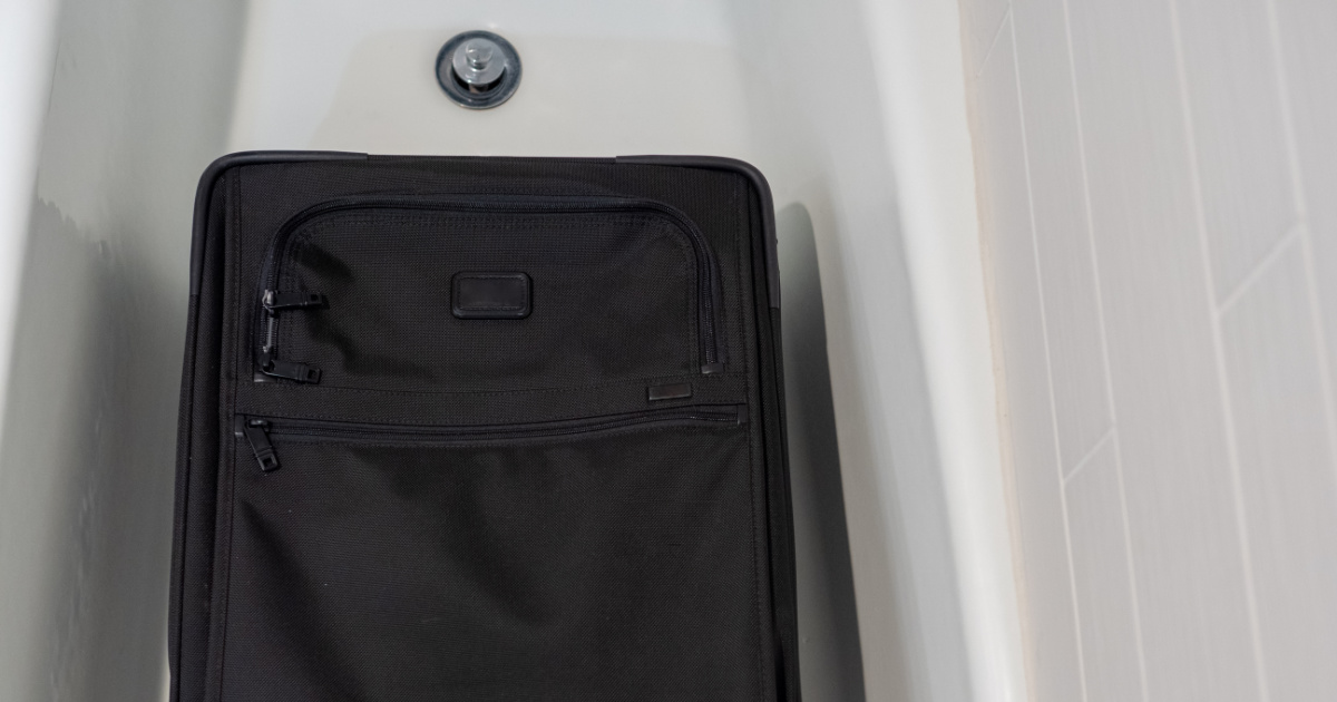 Why You Might Want To Store Your Baggage In The Bathtub On A Trip » TwistedSifter