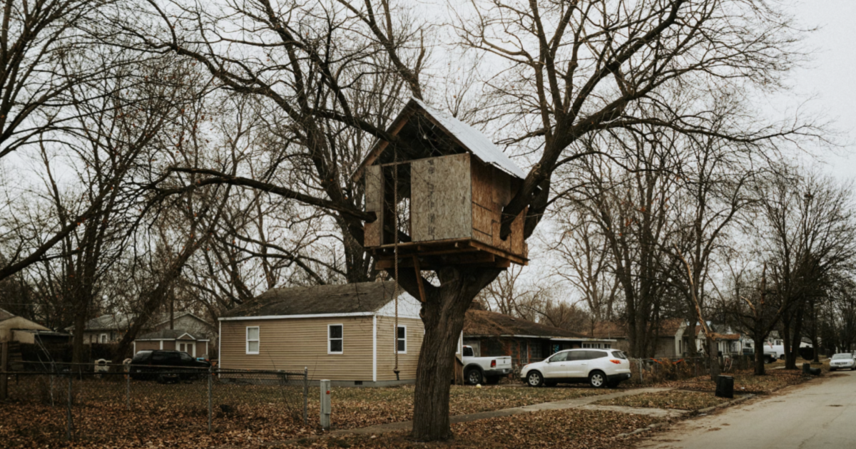 Rude Neighbor Thought Her Land Was For Public Use, So She Put Him In ...