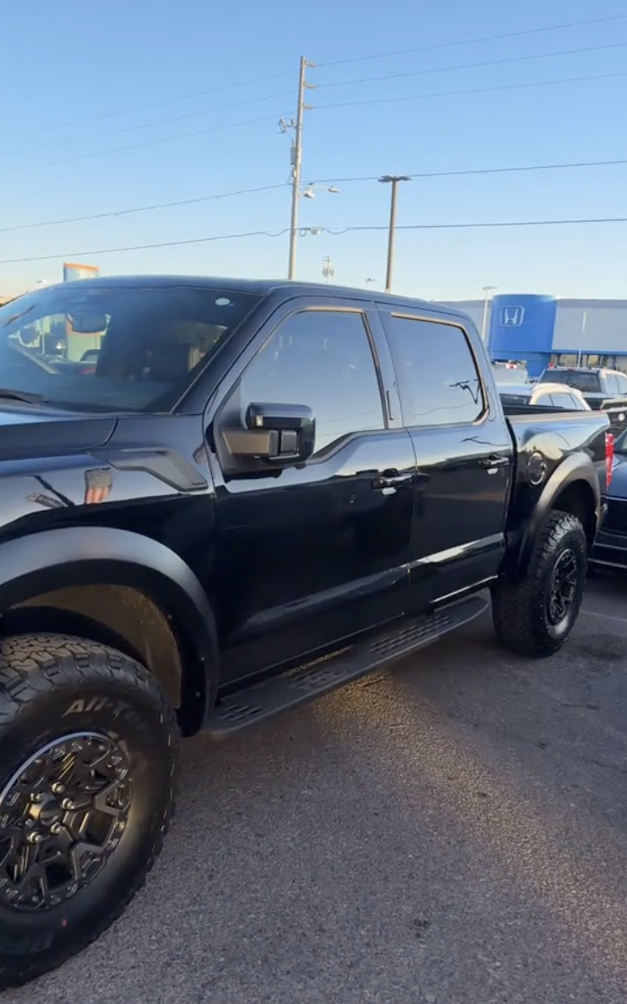 Car Salesman Talked About Weird Thing Customers Do After They Buy Ford ...
