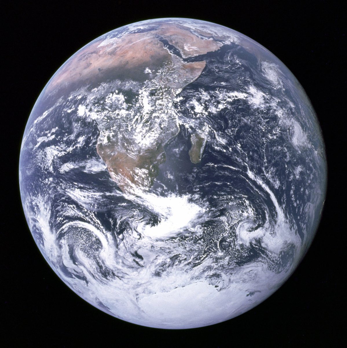 Over 2,200 Years Ago, Eratosthenes Calculated The Circumference Of ...
