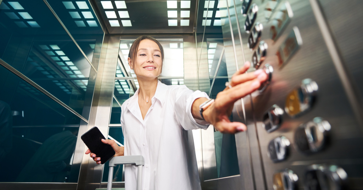 Why Many Elevators Have Mirrors On The Inside » TwistedSifter