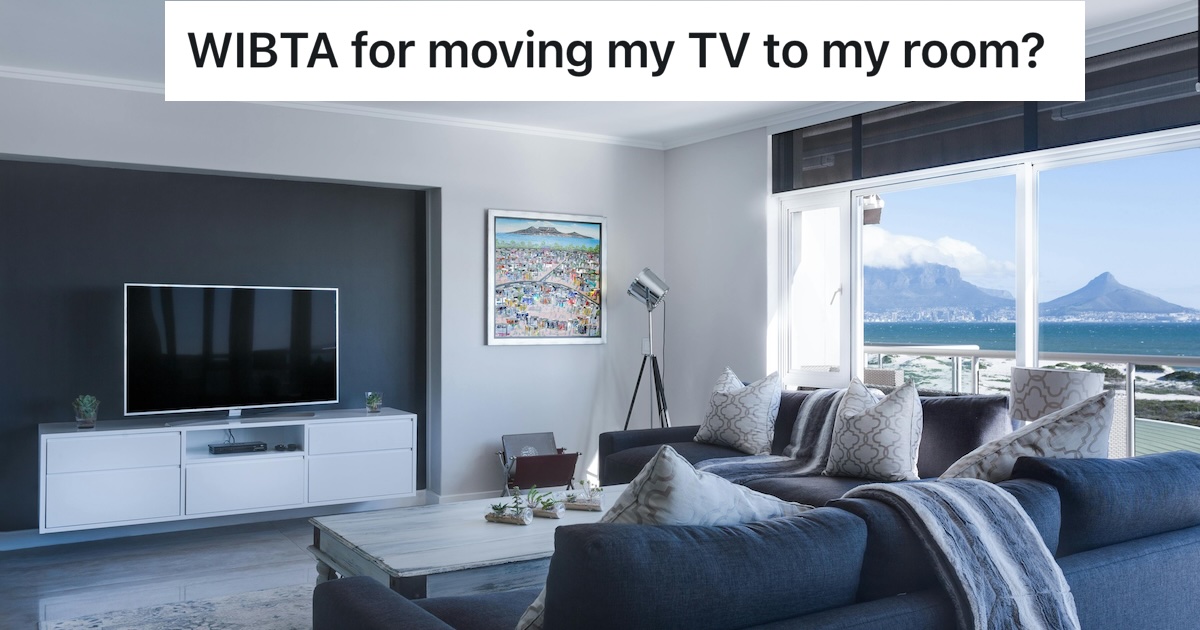 Roommate’s TV Lives In The Living Room, And Roommate Wonders If She Can ...