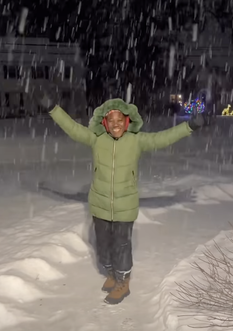 A Jamaican Mom Saw Snow For The First Time And She Reacted With ...