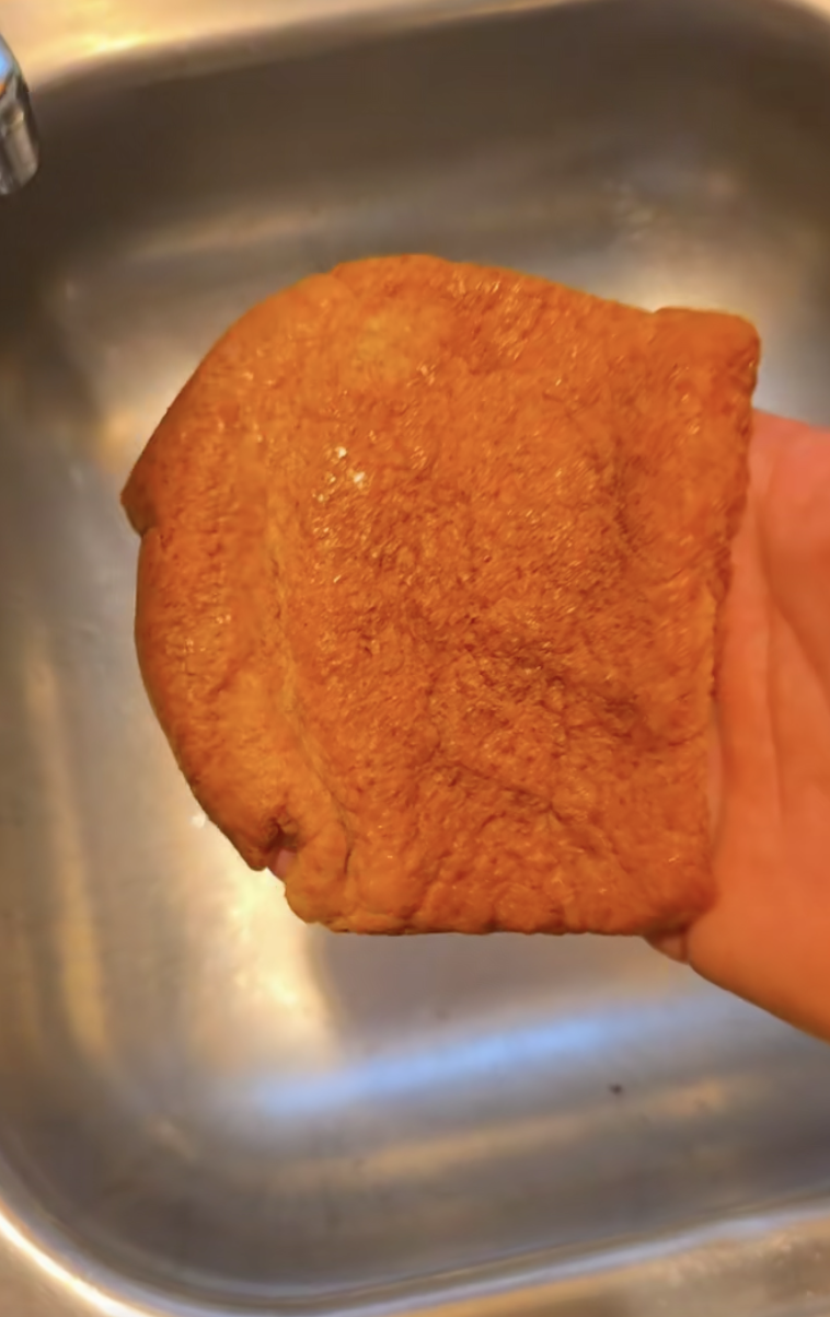 ‘What are they putting in this bread?’ – A Man Ran Water Over Bread And ...